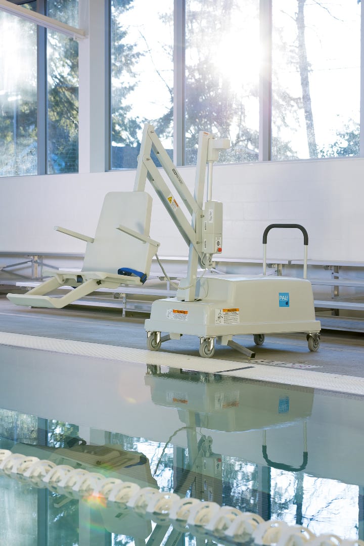 Gray Mist 300 Lb Capacity Pal2 Portable Pool Lift