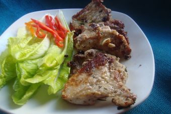 Escalopas de cerdo al limón y hierbas - cookcina