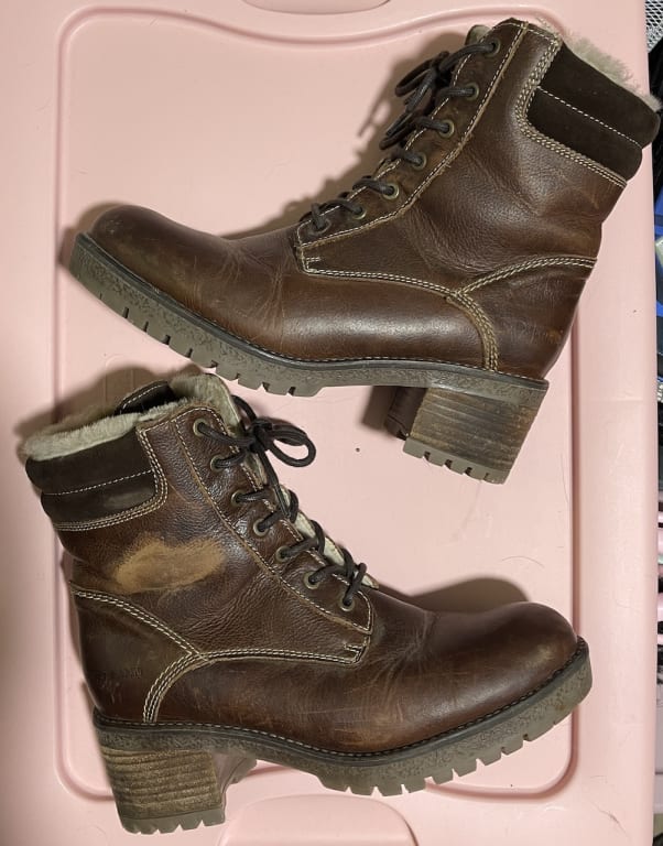 Women's Mustang Shearling-Lined Leather Boots | Overland