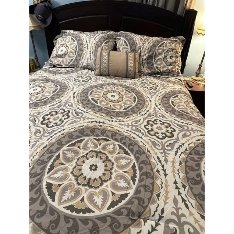 Madison Park Essentials Aurora Comforter Set with Cotton Bed Sheets ...