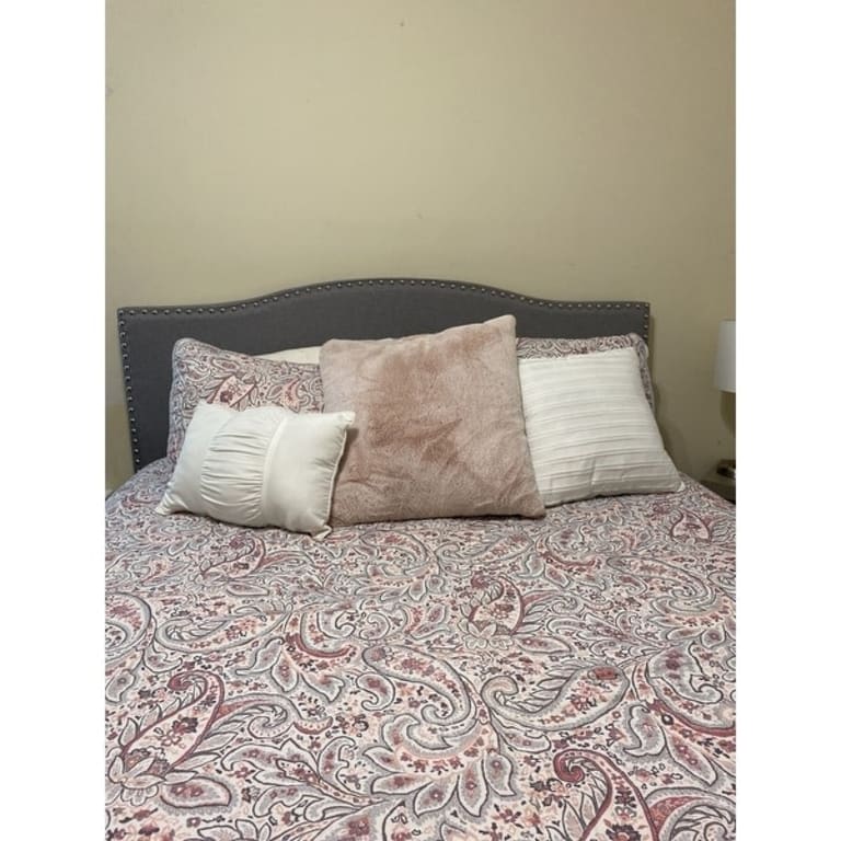 Hillsdale Furniture Kiley Grey Wood/Fabric Full/Queen Headboard - On ...