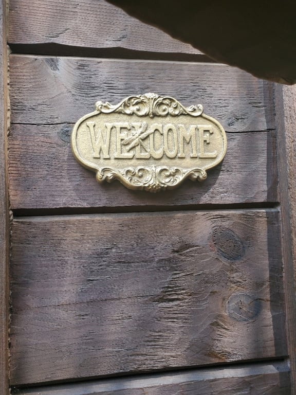 Honeybloom Welcome Metal Outdoor Wall Decor, 12x7