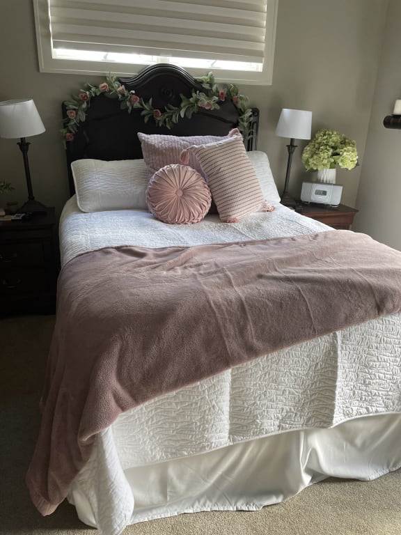 3-Piece White Wave Stitch Quilt Set, Full/Queen