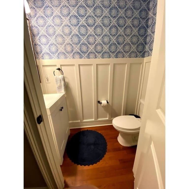 ESTA Home Maureen Blue Medallion Wallpaper - 20.5 x 396 x 0.025 - Bed ...