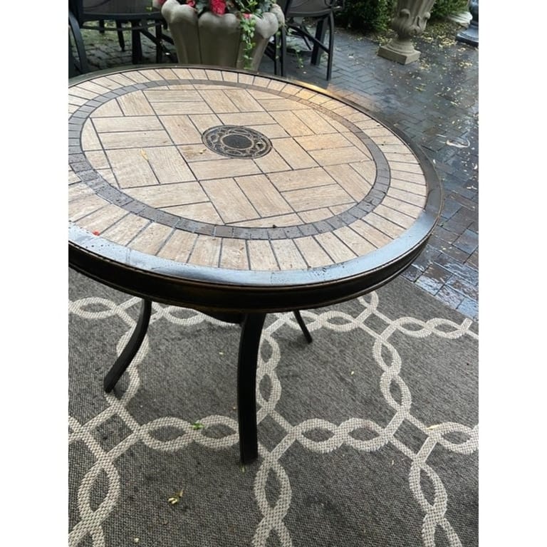31-In Patio Round Tile-Top Dining Table - Bed Bath & Beyond - 34487768