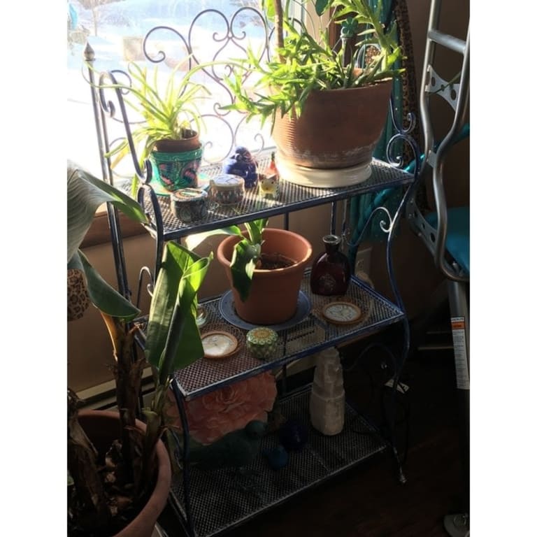 SAFAVIEH Outdoor Living Torus Victorian Iron 3-Tier Shelf - 22.0" W x ...