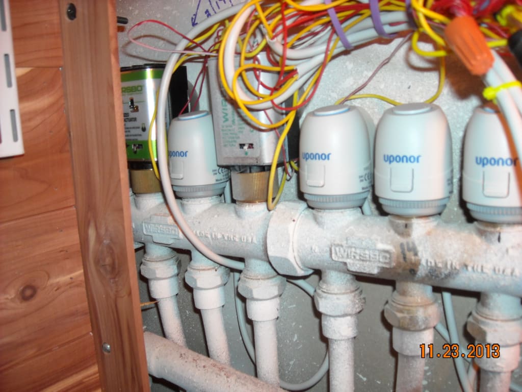 Uponor A3023522 Thermal Actuator, Four-Wire - SupplyHouse.com