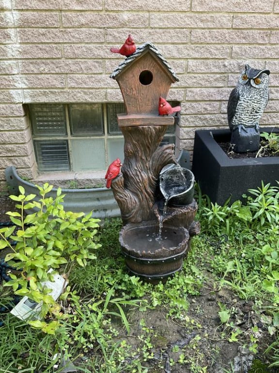 Alpine Corporation Solar-Powered Cascading Barrel Fountain and Cardinal ...