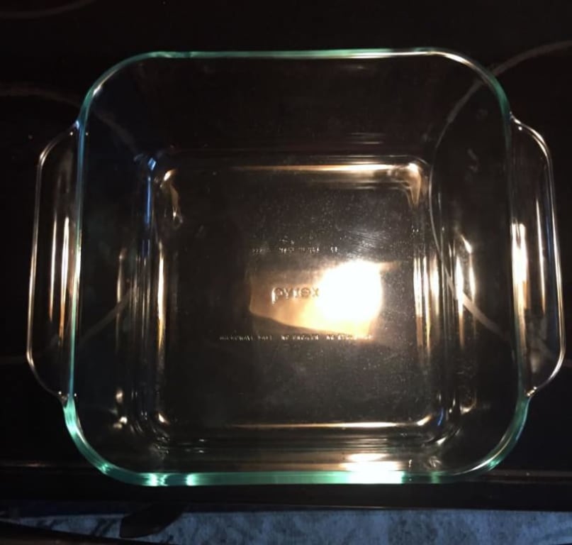 Pyrex Deep Dish Baking Dish with Sage Lid, 8"