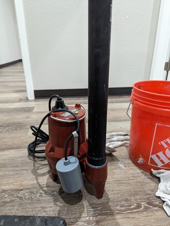 LE41A - Liberty Pumps LE41A - 4/10 HP Auto Submersible Pump w/ Wide ...