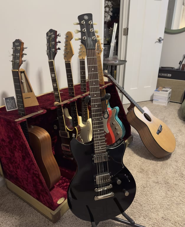 Yamaha Revstar Element RSE20 Chambered Electric Guitar Black Yamaha Revstar Element RSE20 Chambered Electric Guitar Black