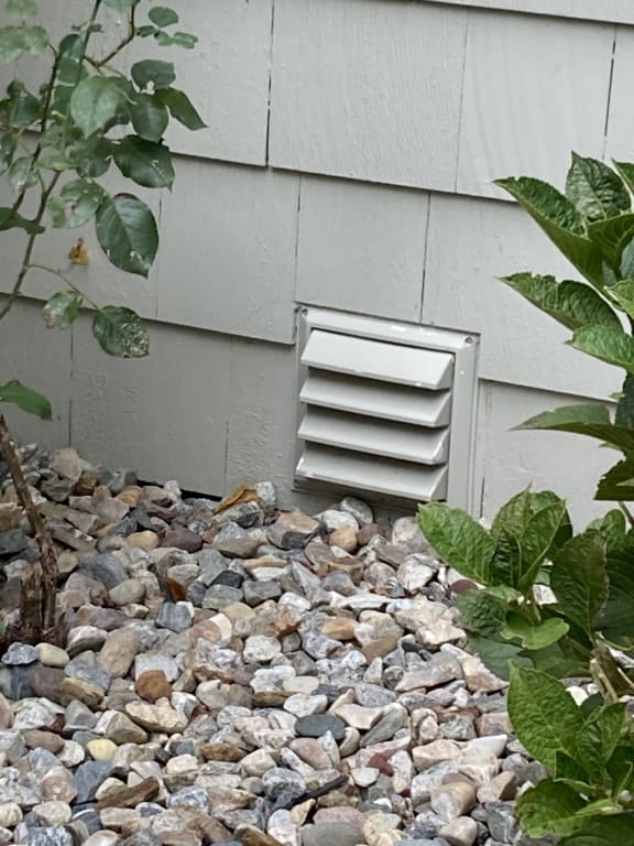 606W - Lambro Industries 606W - 6" Louvered Air Intake Vent (White)