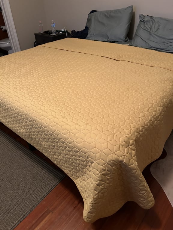 Yellow Geometric Pinsonic Quilt, Full/Queen