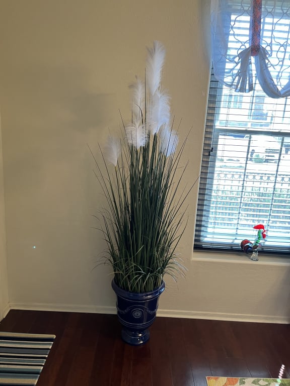 Green Grass Bundle with Metal Planter, 72.5"