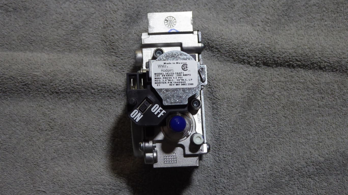 1046626 - Nordyne 1046626 - 1/2" x 3/8" 24V Natural or LP Gas Valve ...