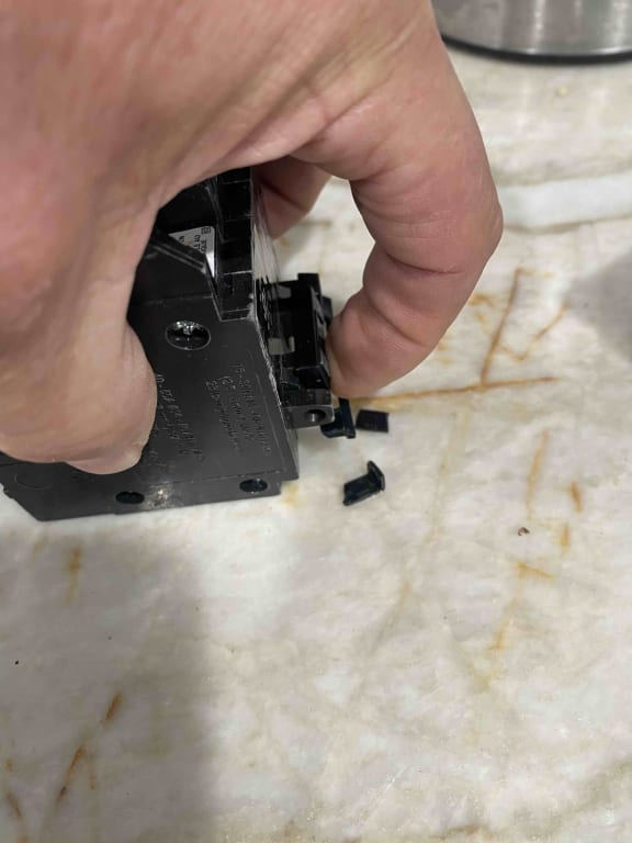 HOMT230230 - Square D HOMT230230 - Homeline 2 Pole Miniature Tandem ...