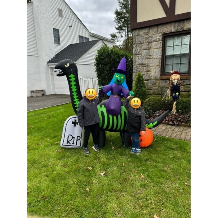 HOMCOM 8FT Halloween Inflatables Skeleton Dinosaur with Witch ...