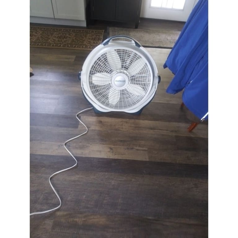 Lasko 3300 20-Inch 3-speed Wind Machine Floor Fan - Bed Bath & Beyond ...