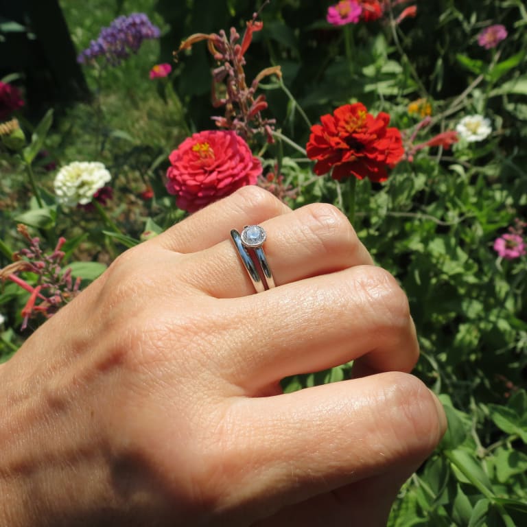 18K White Gold Sierra Ring