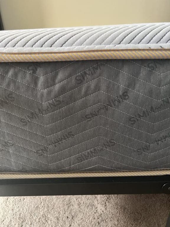 Simmons PeacefulSleep Collection - White 12" Hybrid Plush Mattress - On ...