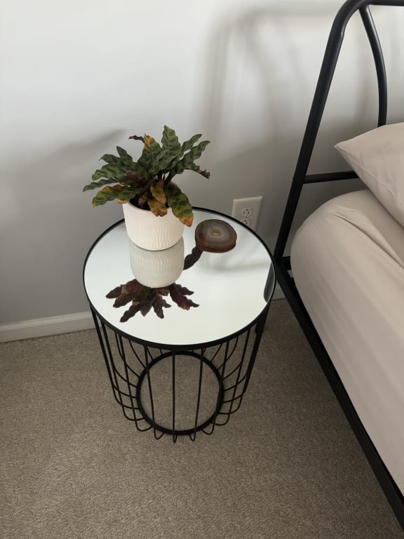 Lexi Accent Table, Gold