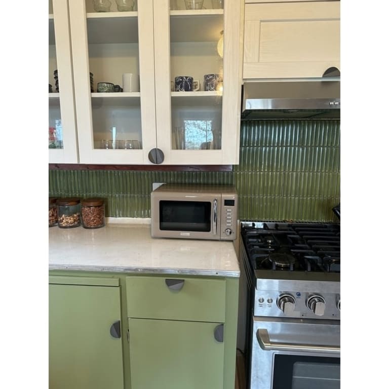 Haden 700-Watt .7 cubic foot Microwave with Settings and Timer - Bed ...