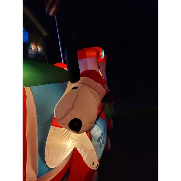 Gemmy Christmas Airblown Inflatable Peanuts Train Scene , 7.5 ft Tall ...