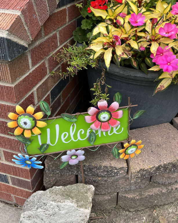 Green Welcome Yard Stake with Flowers, 26.3" | At Home