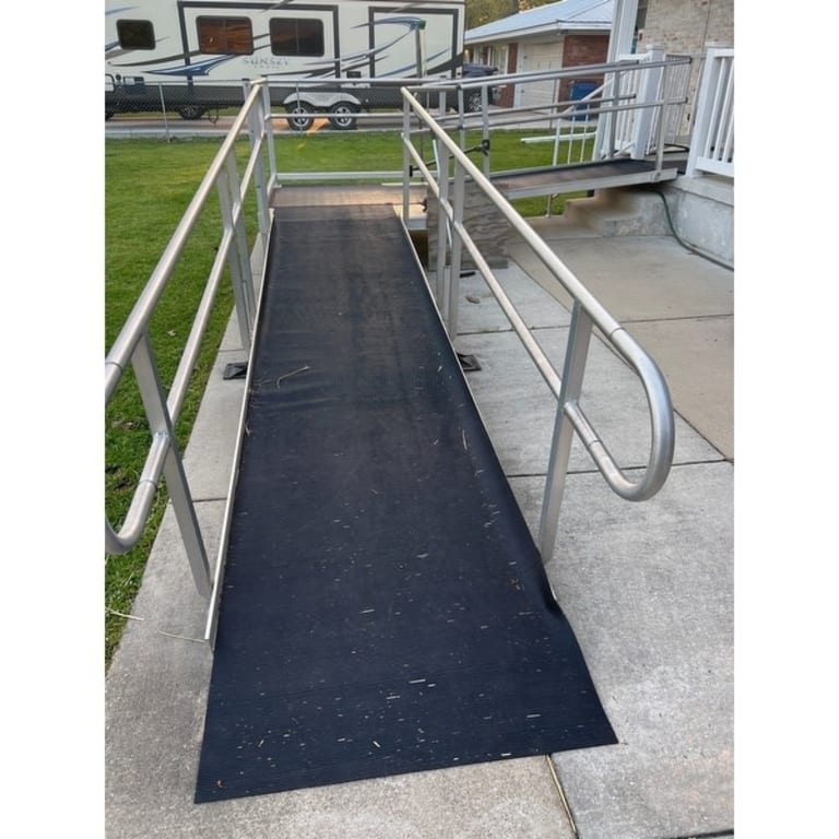 Rubber-Cal "Ramp-Cleat" Non-Slip Outdoor Rubber Mat 1/8in x 3ft x 20ft ...