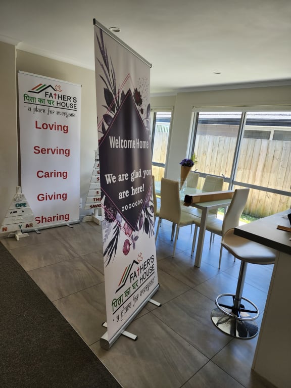 Pull Up Banners, Pop Up Banner Printing | VistaPrint AU