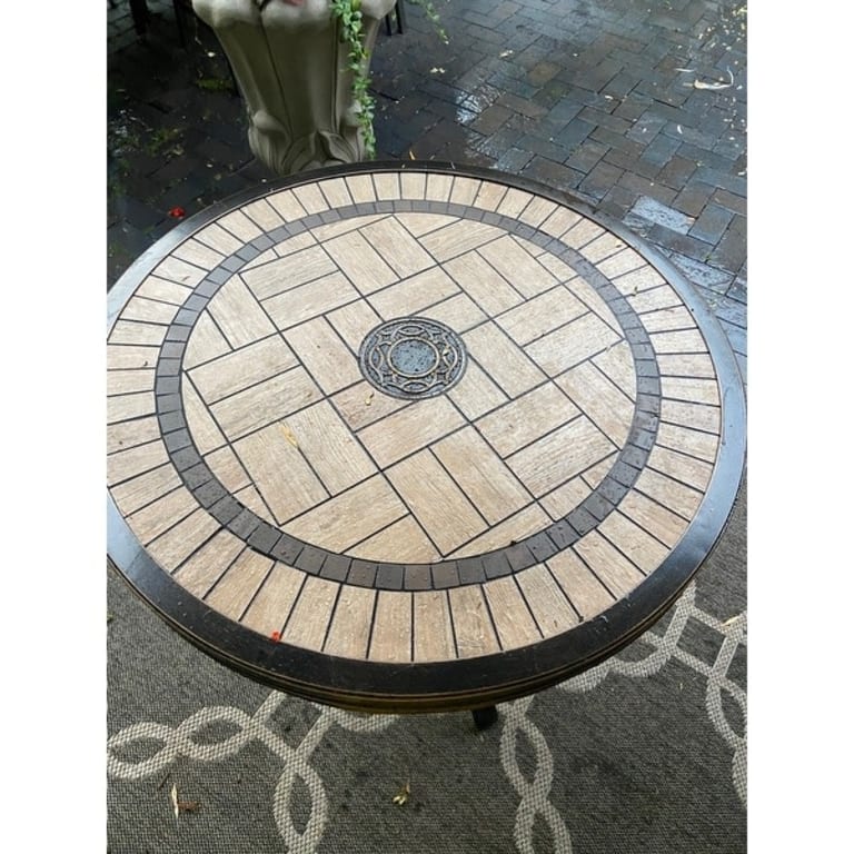 31-In Patio Round Tile-Top Dining Table - Bed Bath & Beyond - 34487768