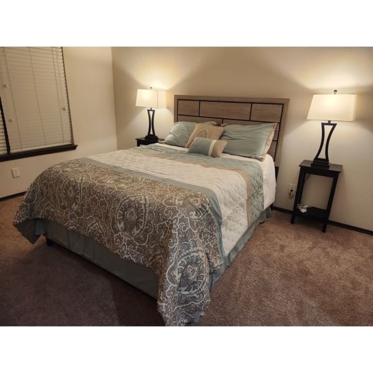 2 Tier End Table Tall Nightstand Sofa Bedside Table w Versatile Shelf ...