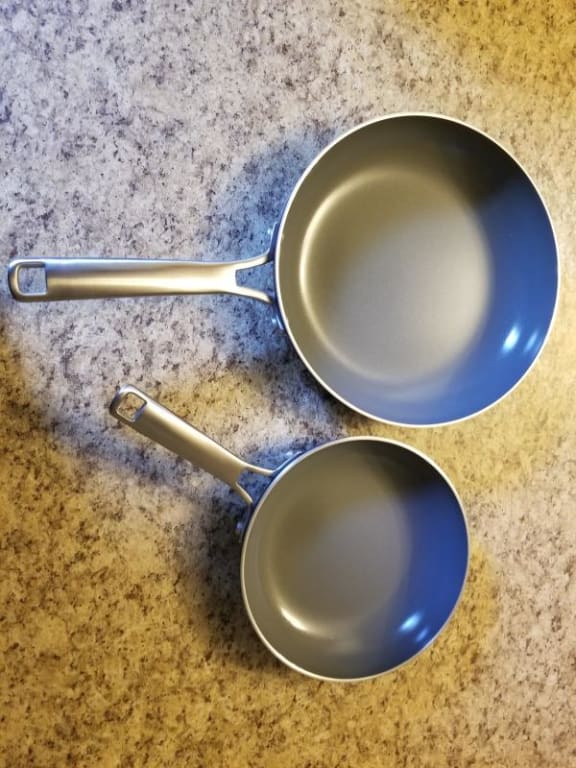 Calphalon Classic 2-Piece Oil-Infused Ceramic Fry Pan Set