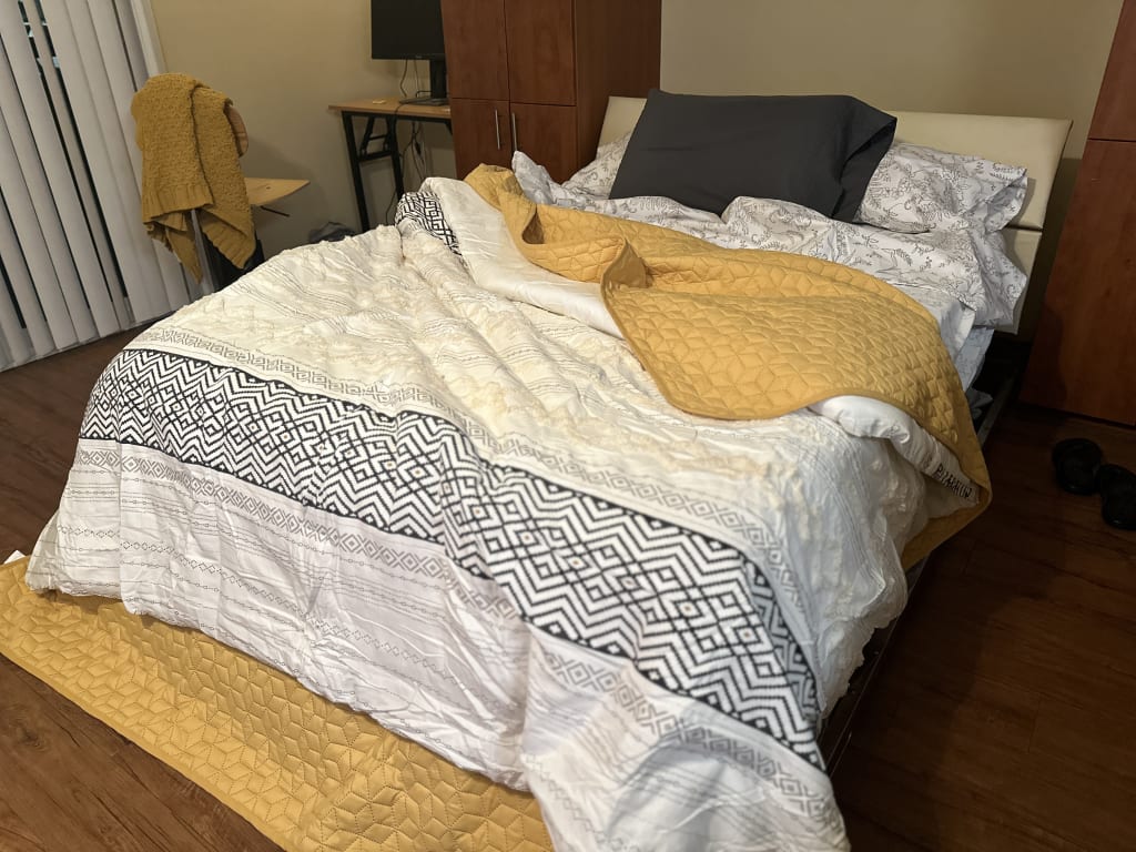 Yellow Geometric Pinsonic Quilt, Full/Queen