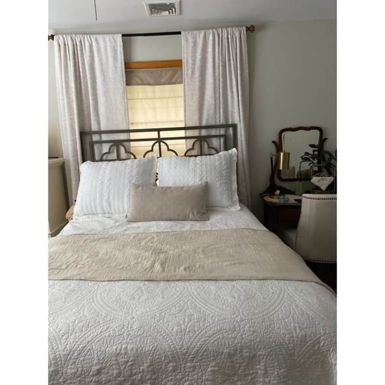 SAFAVIEH Lucina French Silver Metal Quatrefoil Headboard (Queen) - Bed ...