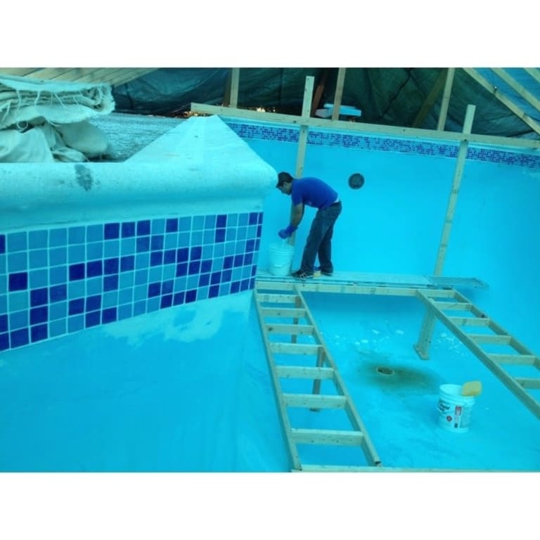 Emrytile Onix Pool Tile Nieve Color Blend Piscis 1 x 1 on a 12.2 x 18.1 ...