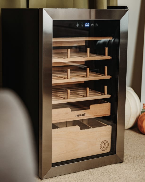 Newair x Boveda 500 Count Electric Humidor, Spanish Cedar Shelves ...