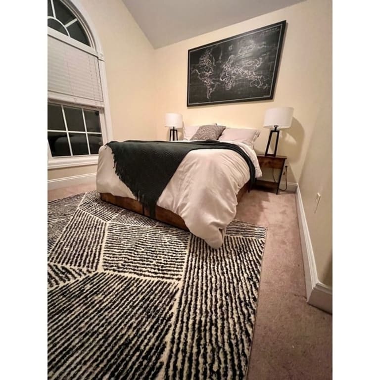 Larsen Modern Varied Stripes Area Rug - Bed Bath & Beyond - 30381207