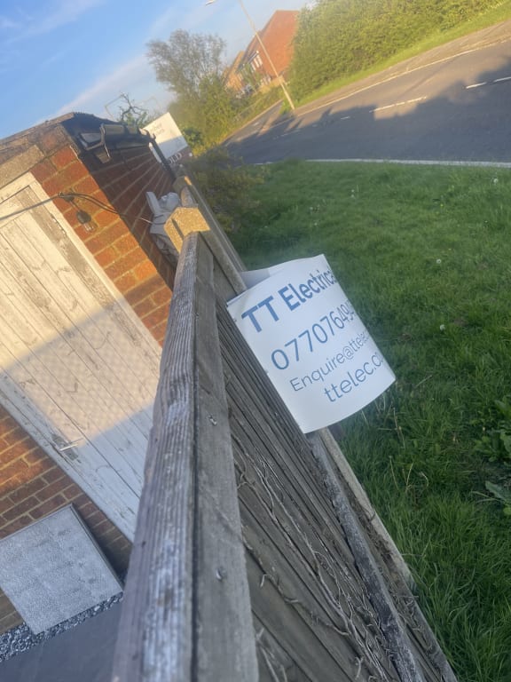 V-boards, Custom Estate Agent Signs | VistaPrint UK