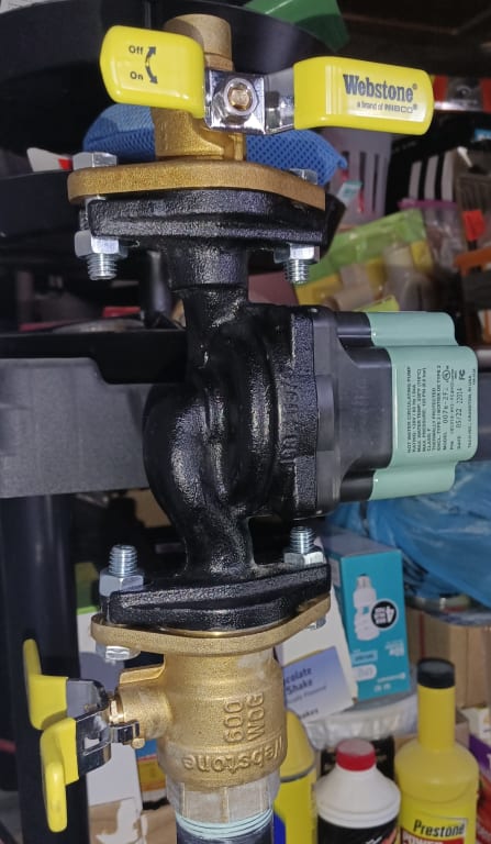 41404 - Webstone 41404 - 1" Threaded Isolator Flange w/ Rotating Flange