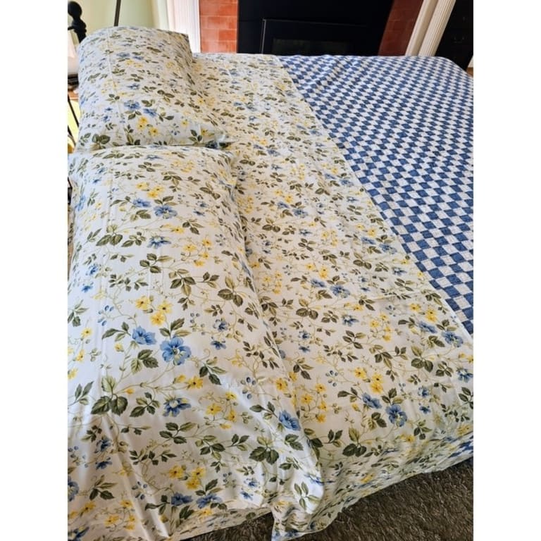 Laura Ashley Soft And Silky 300 Thread Count Sateen Cotton Sheet Set