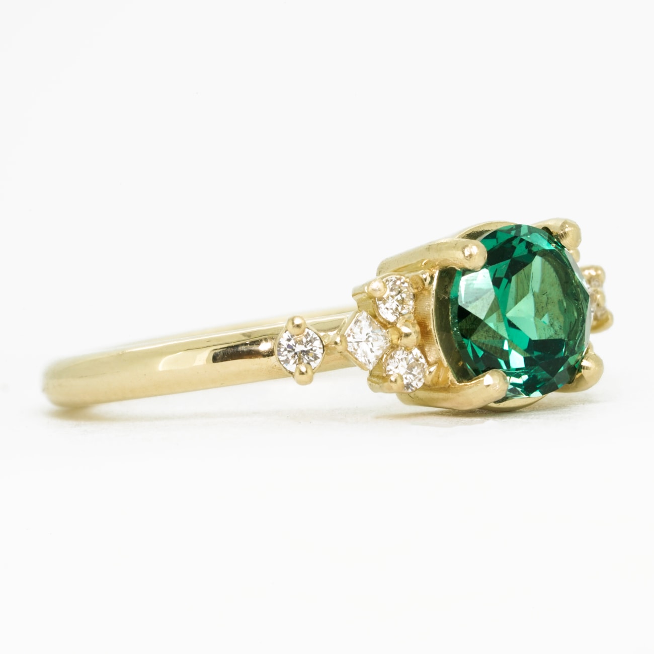 Green sapphire and diamond engagement ring | Aardvark Jewellery