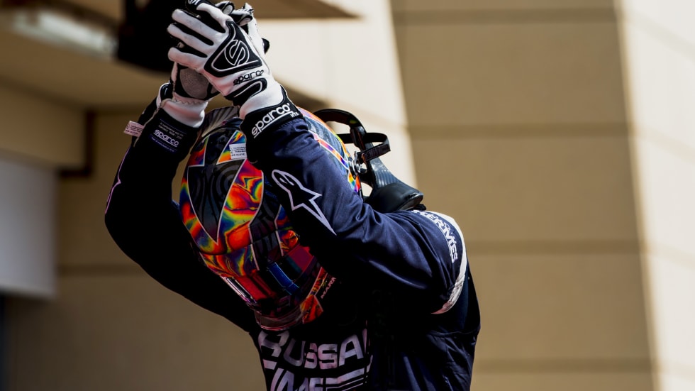 Markelov blasts to Bahrain win