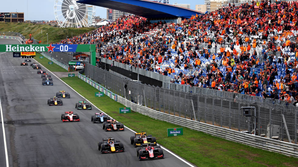 HIGHLIGHTS: Novalak wins manic Zandvoort Feature Race