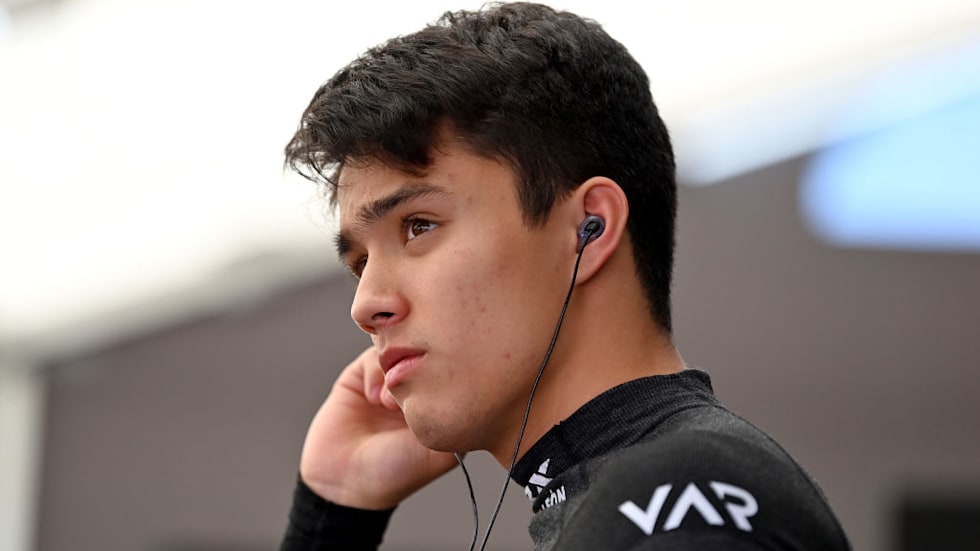 León aiming for Feature glory as momentum continues to build