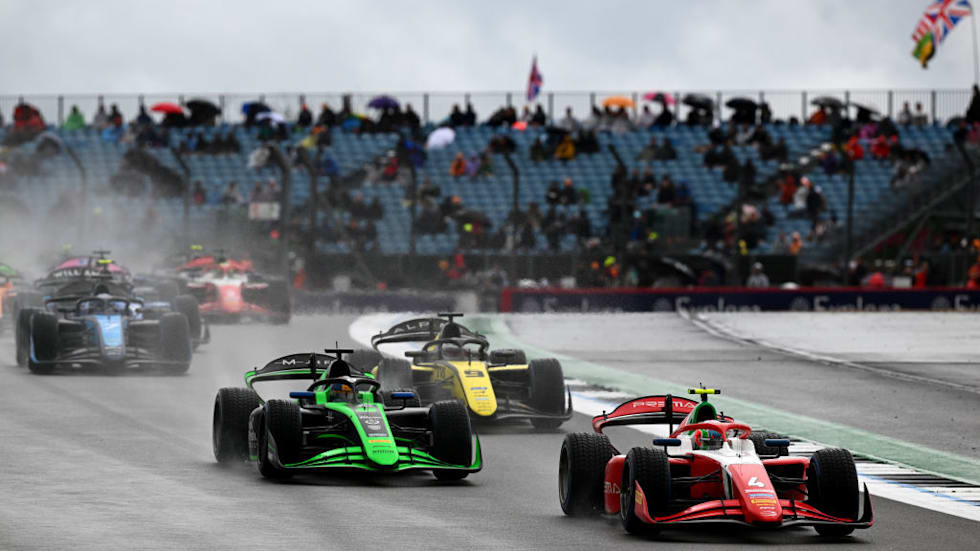 HIGHLIGHTS: Antonelli wins first F2 race in Silverstone Sprint