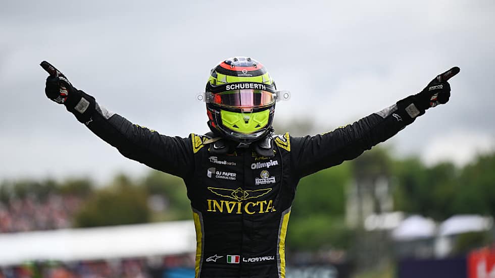 FEATURE RACE: Fornaroli leads Invicta Racing 1-2 with superb drive in ...