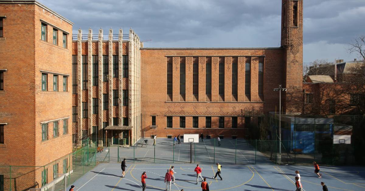 Budapest School Locations for Photo and Film Shoots