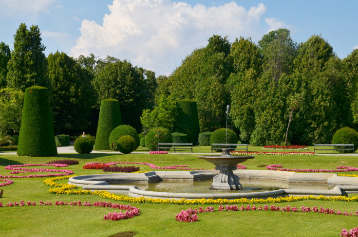 Austrian Palace Gardens and Exteriors for Film & Photoshoots