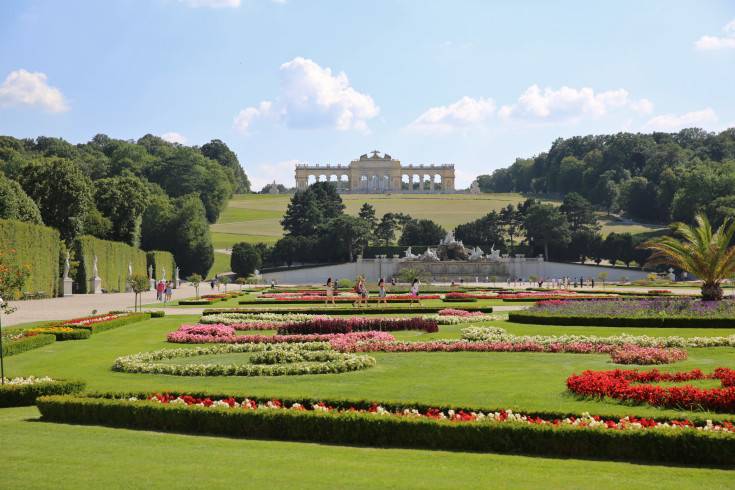 Austrian Palace Gardens and Exteriors for Film & Photoshoots